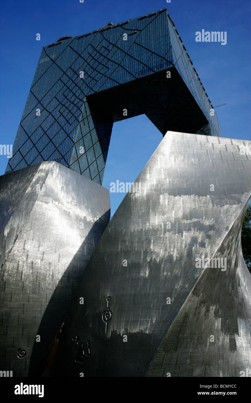 CCTV Headquarter Building and sculpture, Beijing, China Stock Photo - Alamy CCTV Headquarter Building and sculpture, Beijing, China Stock Photo - Alamy