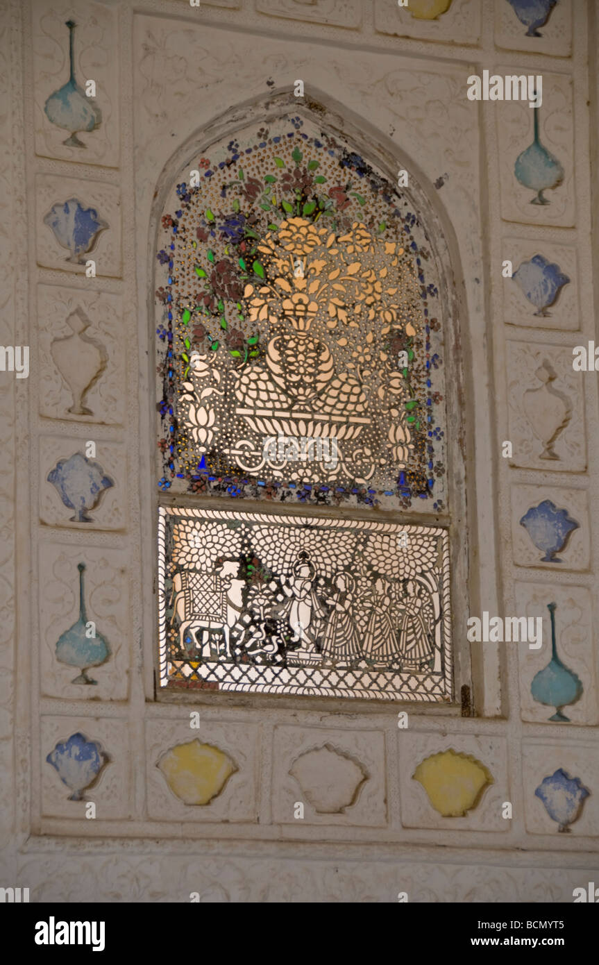 Amber Fort,Lattice Ivory windows, Inlaid Floral Marble designs ...