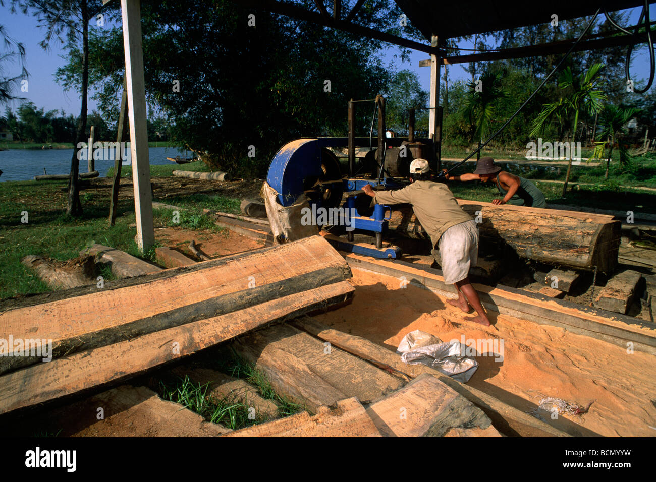 Asian shipbuilding hi-res stock photography and images - Alamy