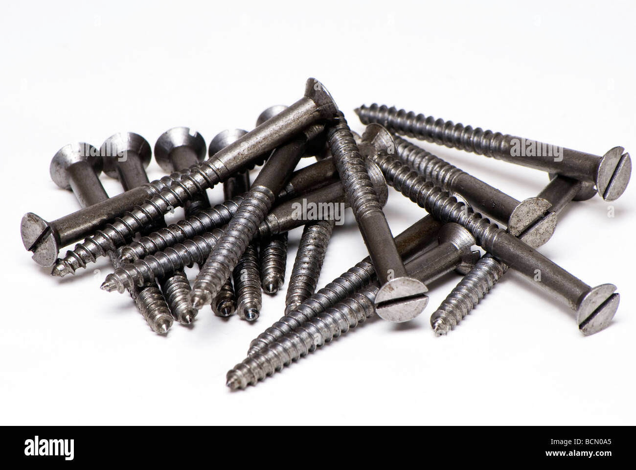 Pile of large steel wood screws Stock Photo - Alamy