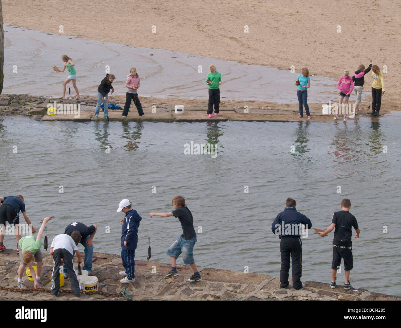 Bude cornwall girls hi-res stock photography and images - Alamy