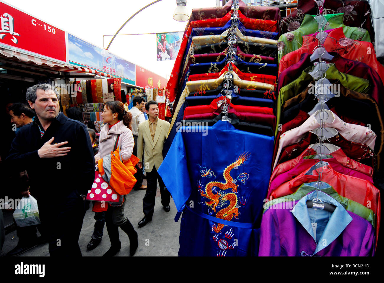 Shopping in foreign market hi-res stock photography and images - Alamy