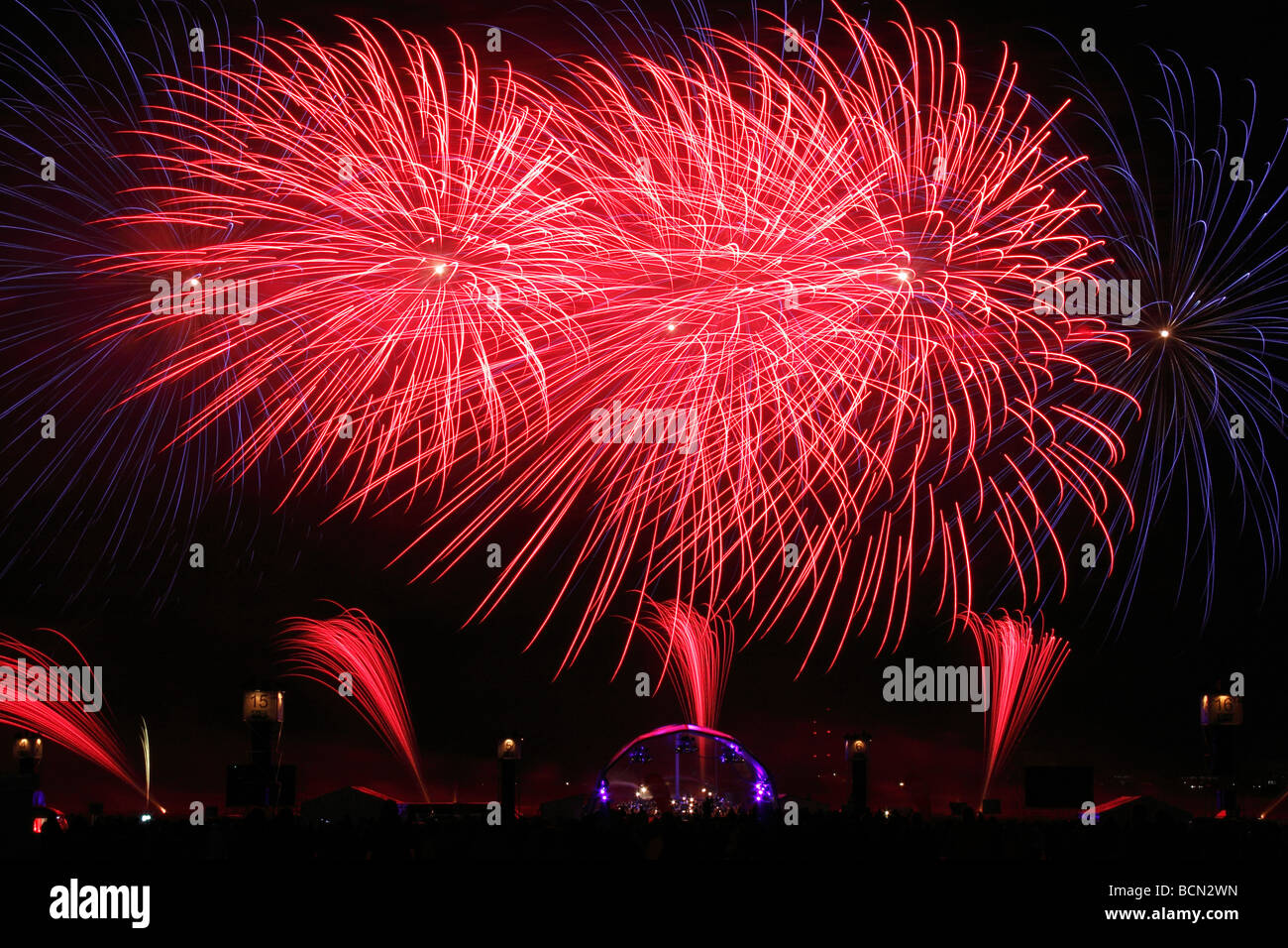 Night photograph lights airport hi-res stock photography and images - Alamy