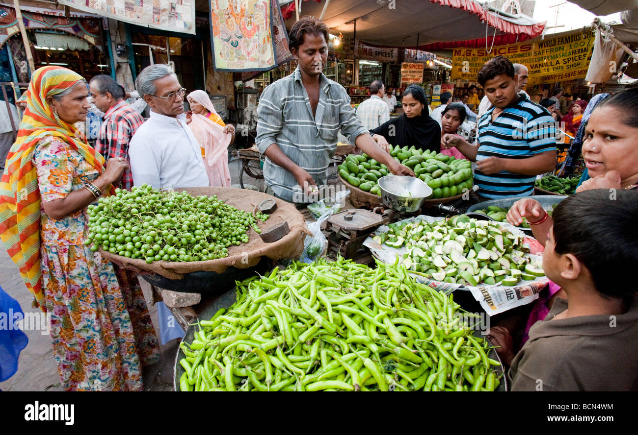 Indian markets hi-res stock photography and images - Alamy