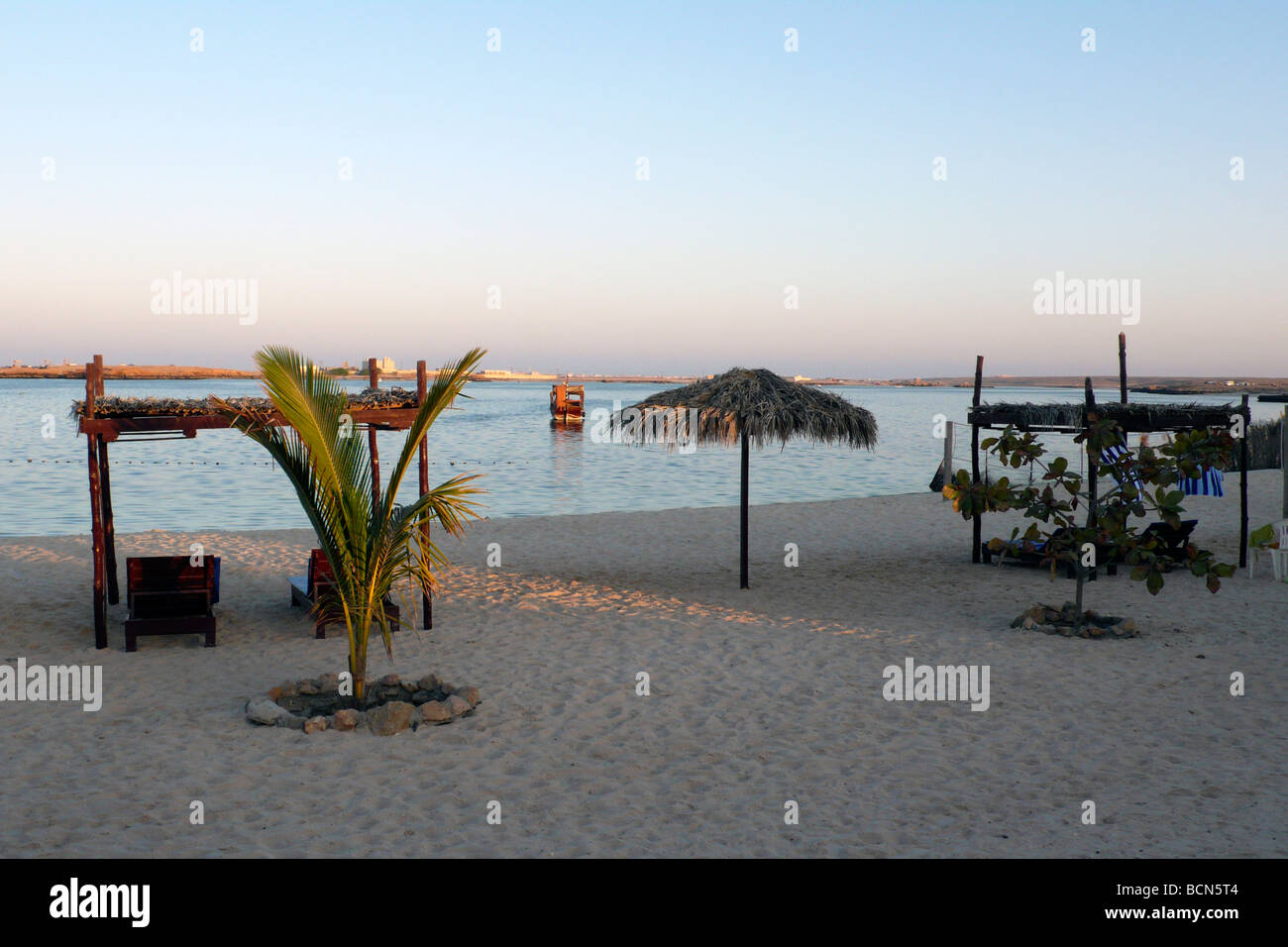 oman turtle beach resort ras el had Stock Photo - Alamy
