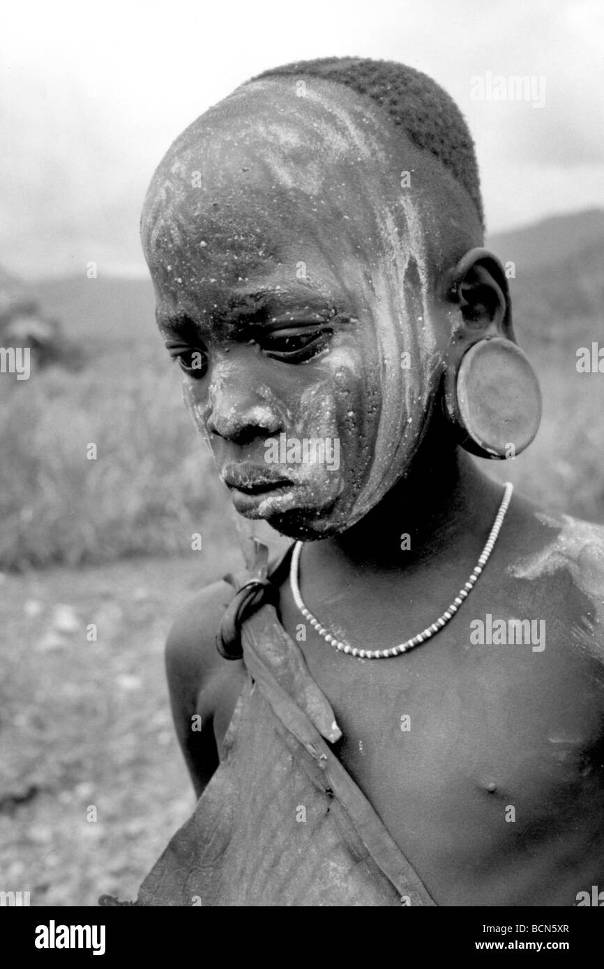 ethiopia omo valley mursi tribe Stock Photo - Alamy
