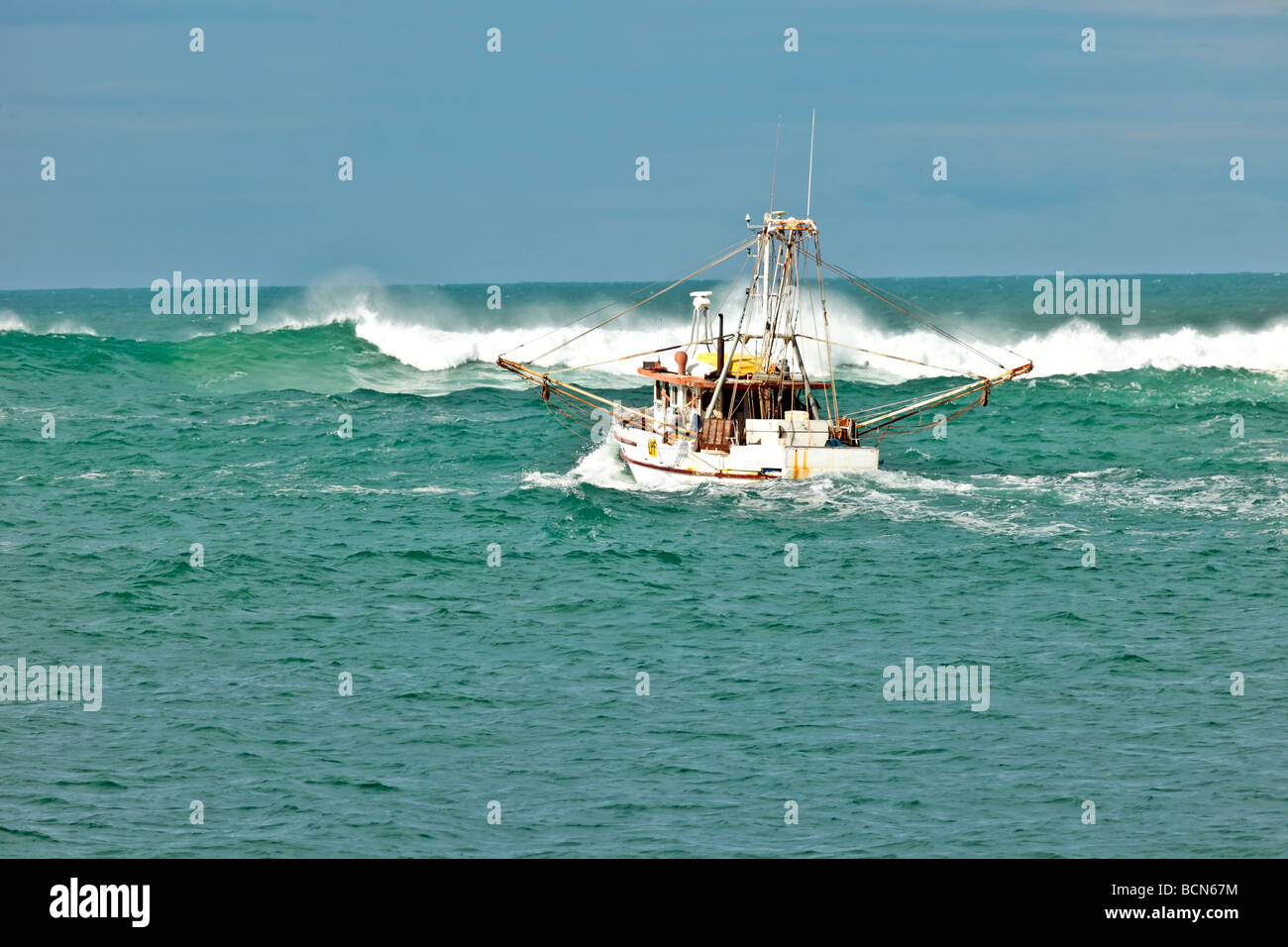 Rough water boat hi-res stock photography and images - Alamy