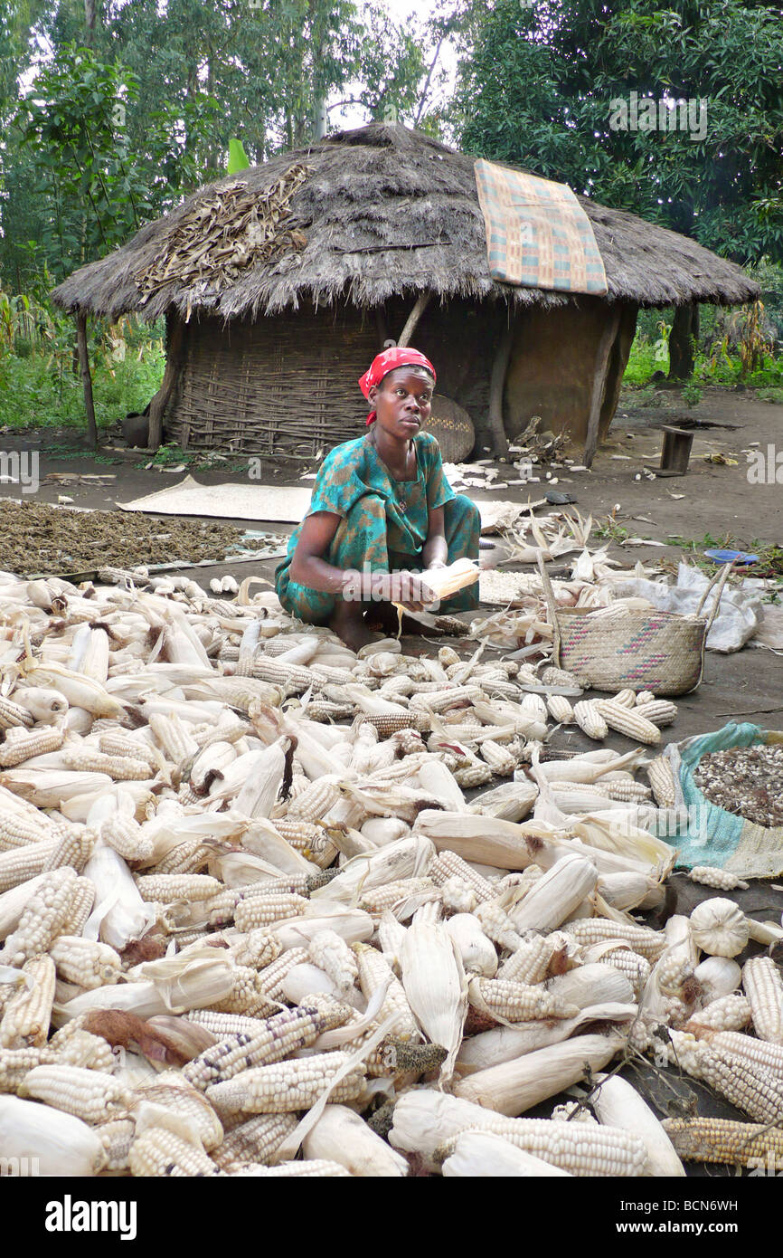 ethiopia ari tribe jinka Stock Photo - Alamy