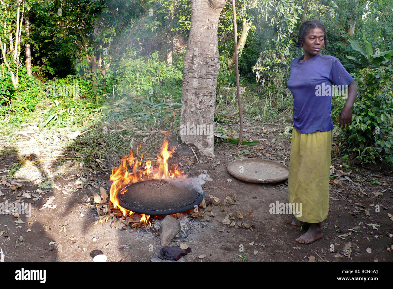 ethiopia ari tribe ingera jinka Stock Photo - Alamy