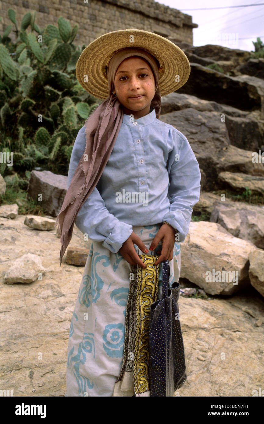 yemen young seller dara al hajara Stock Photo - Alamy