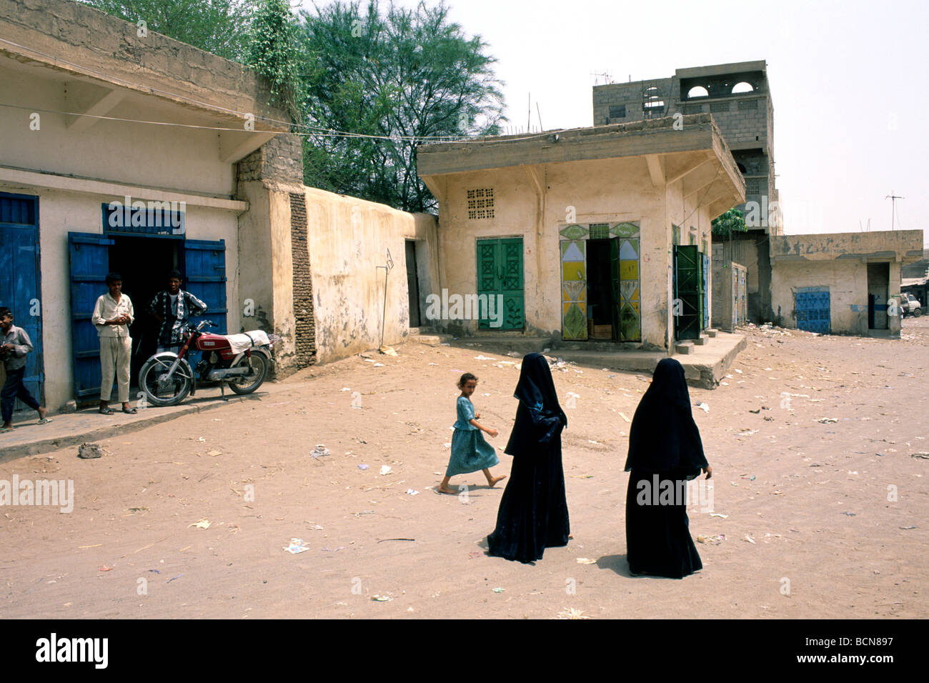 yemen Bayt al Faqih daily life Stock Photo - Alamy