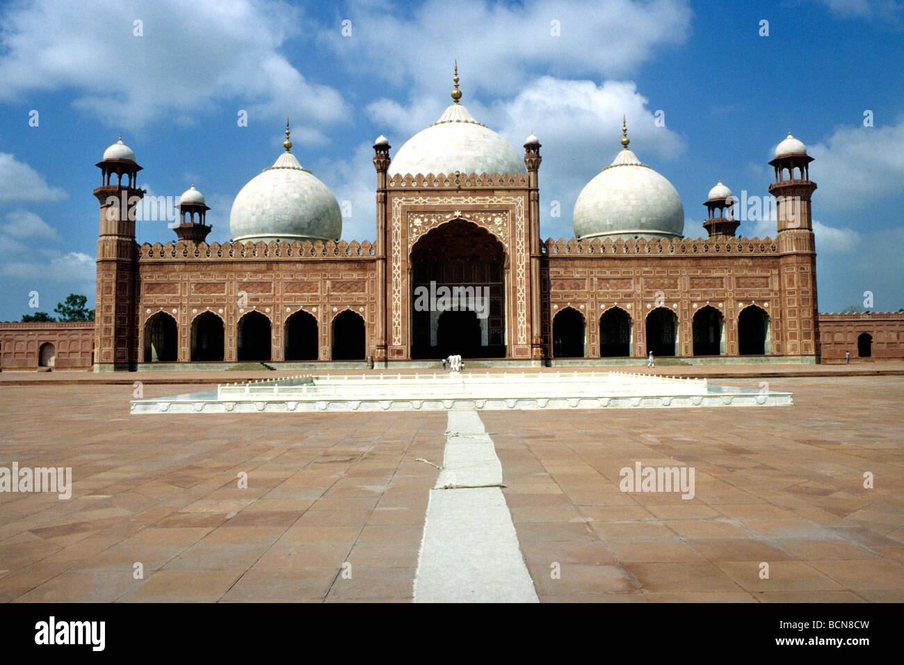 pakistan lahore Badshahi mosque Stock Photo - Alamy