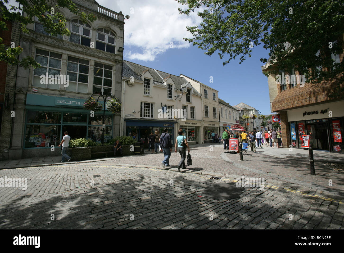 Shops truro cornwall england hi-res stock photography and images - Alamy