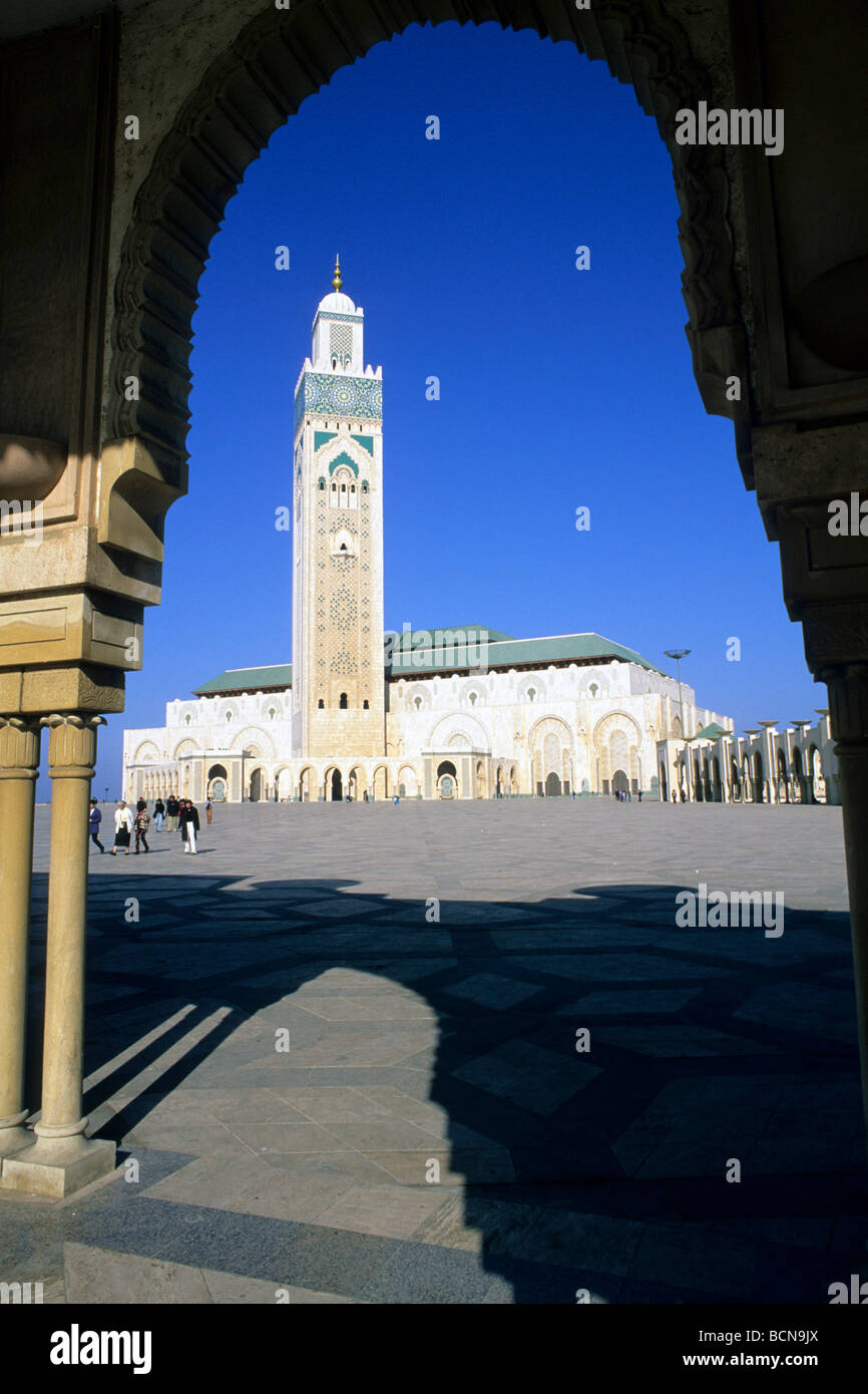 Mosque hassan ii illuminated hi-res stock photography and images - Alamy