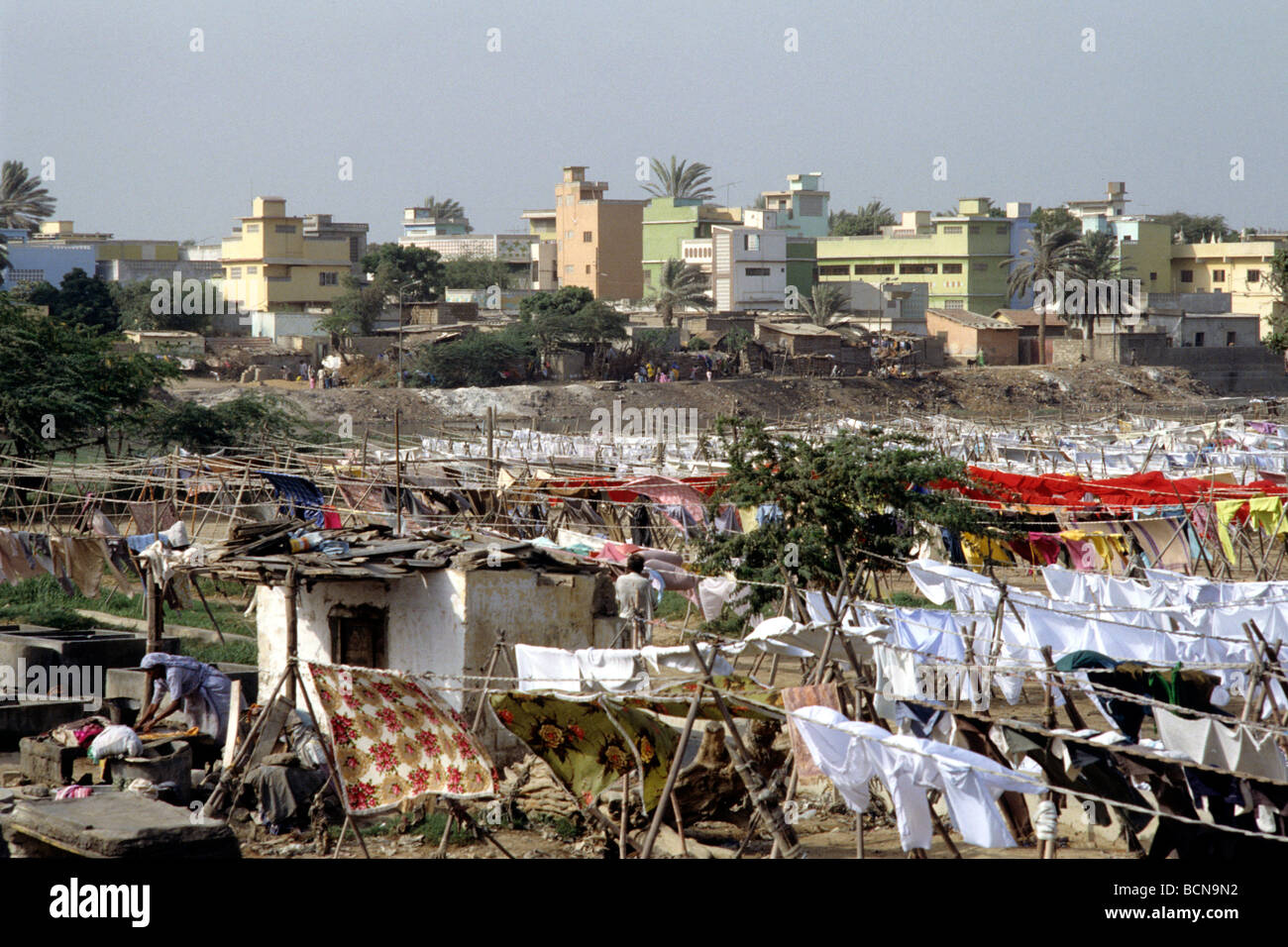 Pakistan women worker hi-res stock photography and images - Alamy