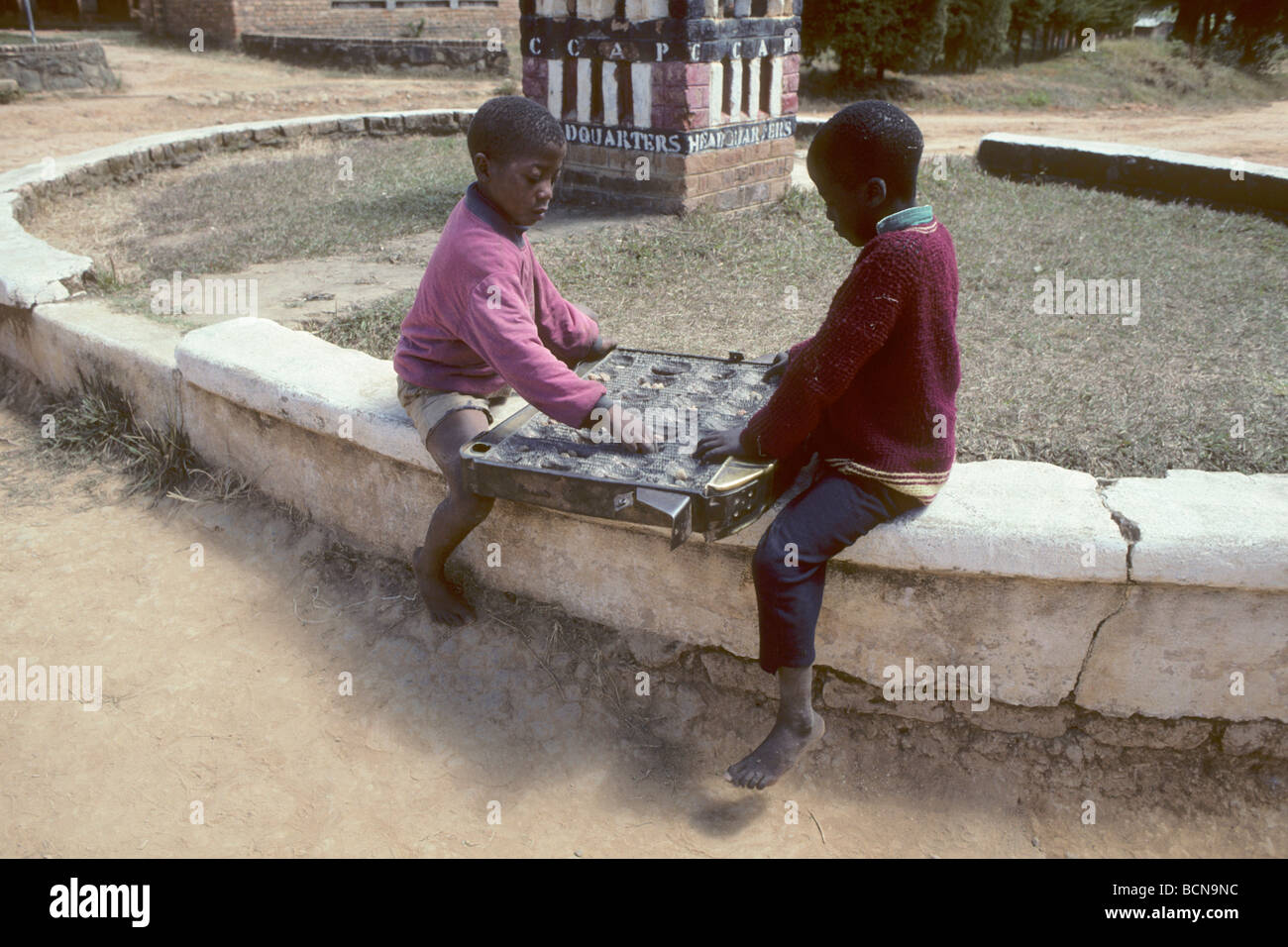 malawi Children who play bao game in the center of Livingstonia Stock ...