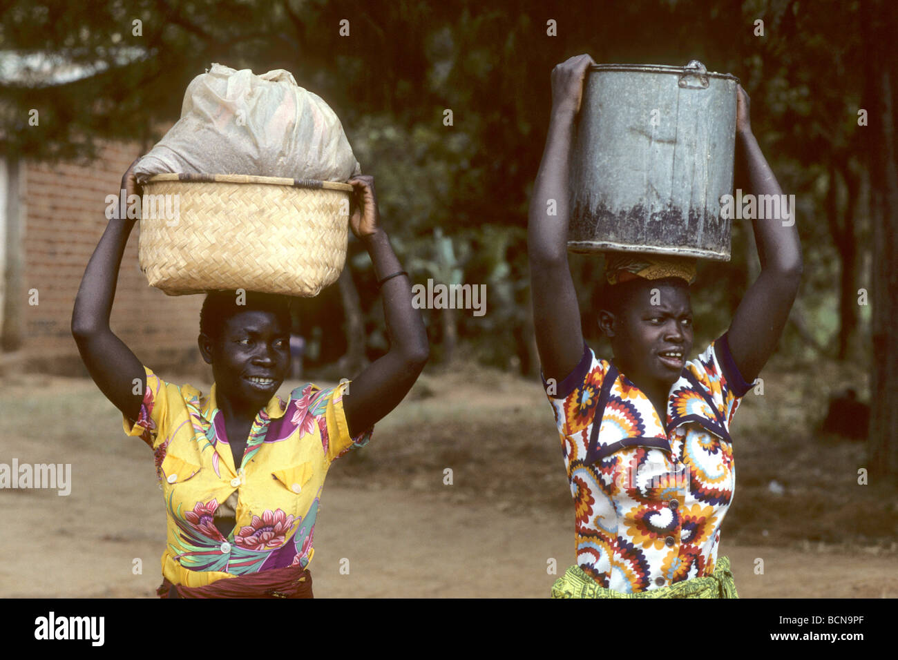 Malawi Women High Resolution Stock Photography and Images - Alamy
