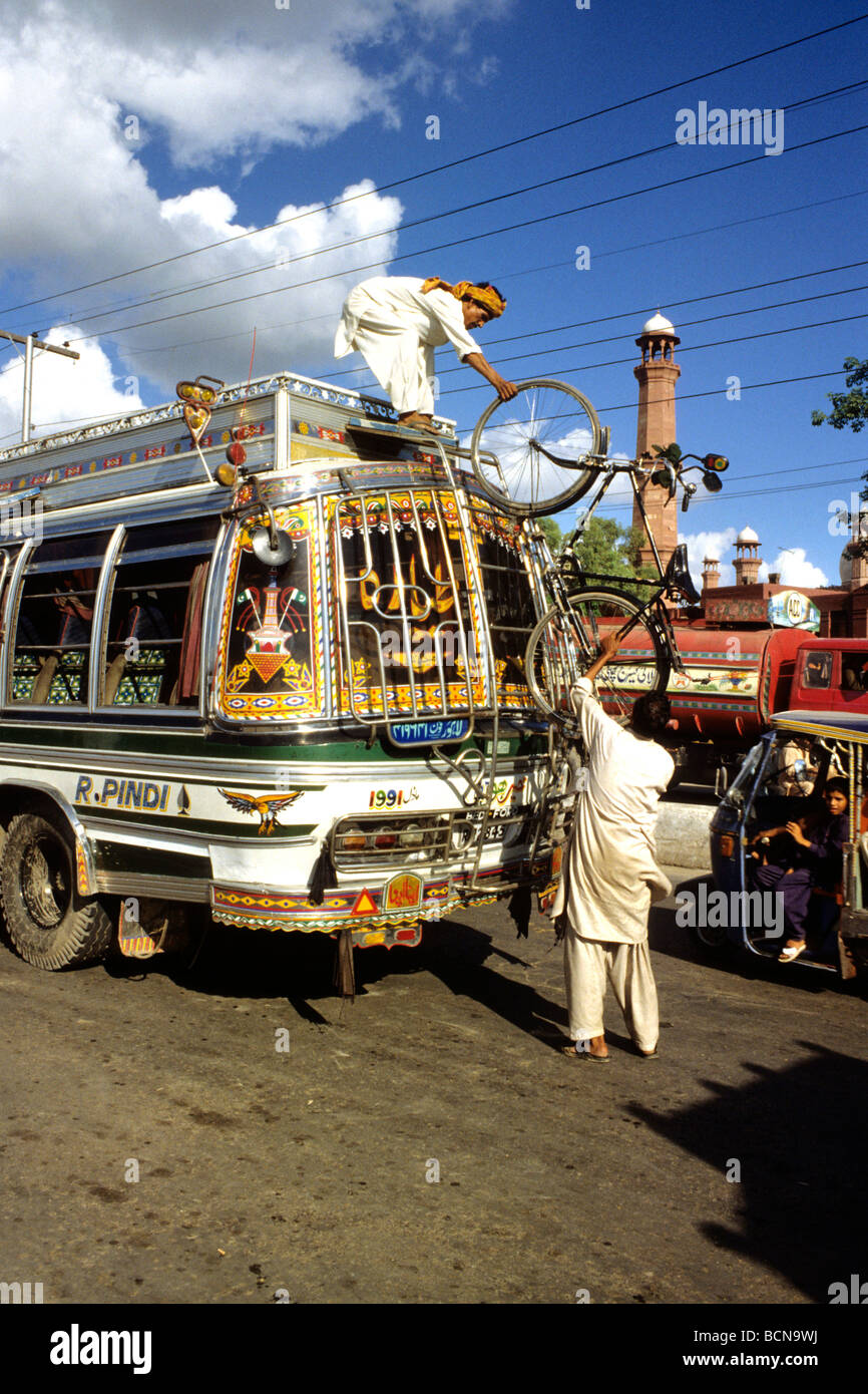 pakistan lahore daily life Stock Photo - Alamy