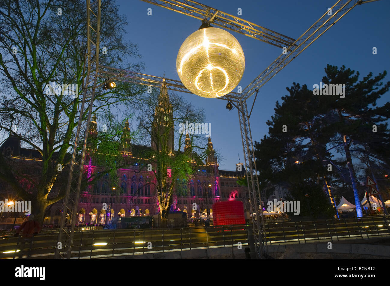 Rathausplatz ice skating rink by town hall hi-res stock photography and ...