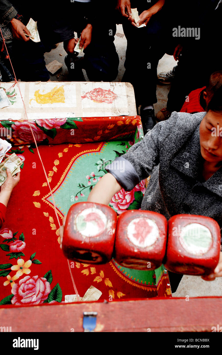 Yi minority people hi-res stock photography and images - Alamy