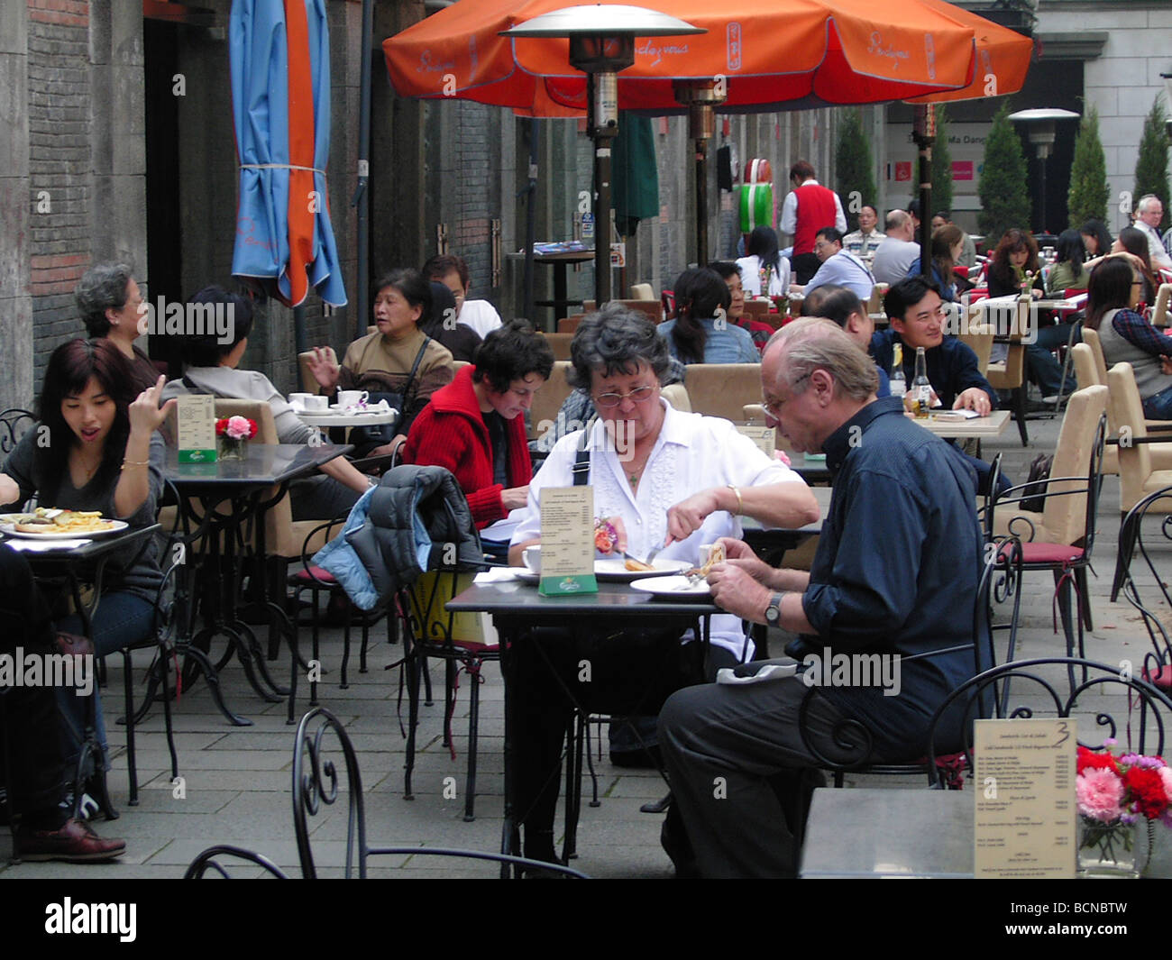 Outdoor cafe in shanghai hi-res stock photography and images - Alamy