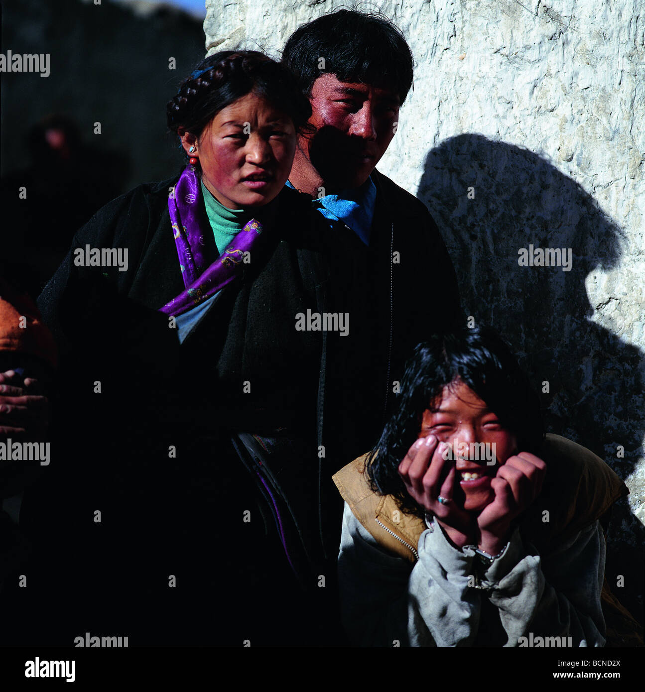 Woman in tingri village hi-res stock photography and images - Alamy