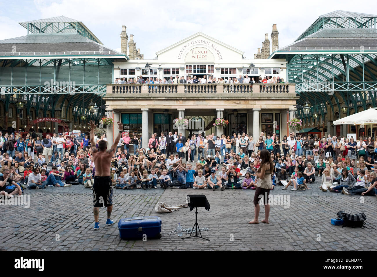 Victorian entertainer hi-res stock photography and images - Alamy