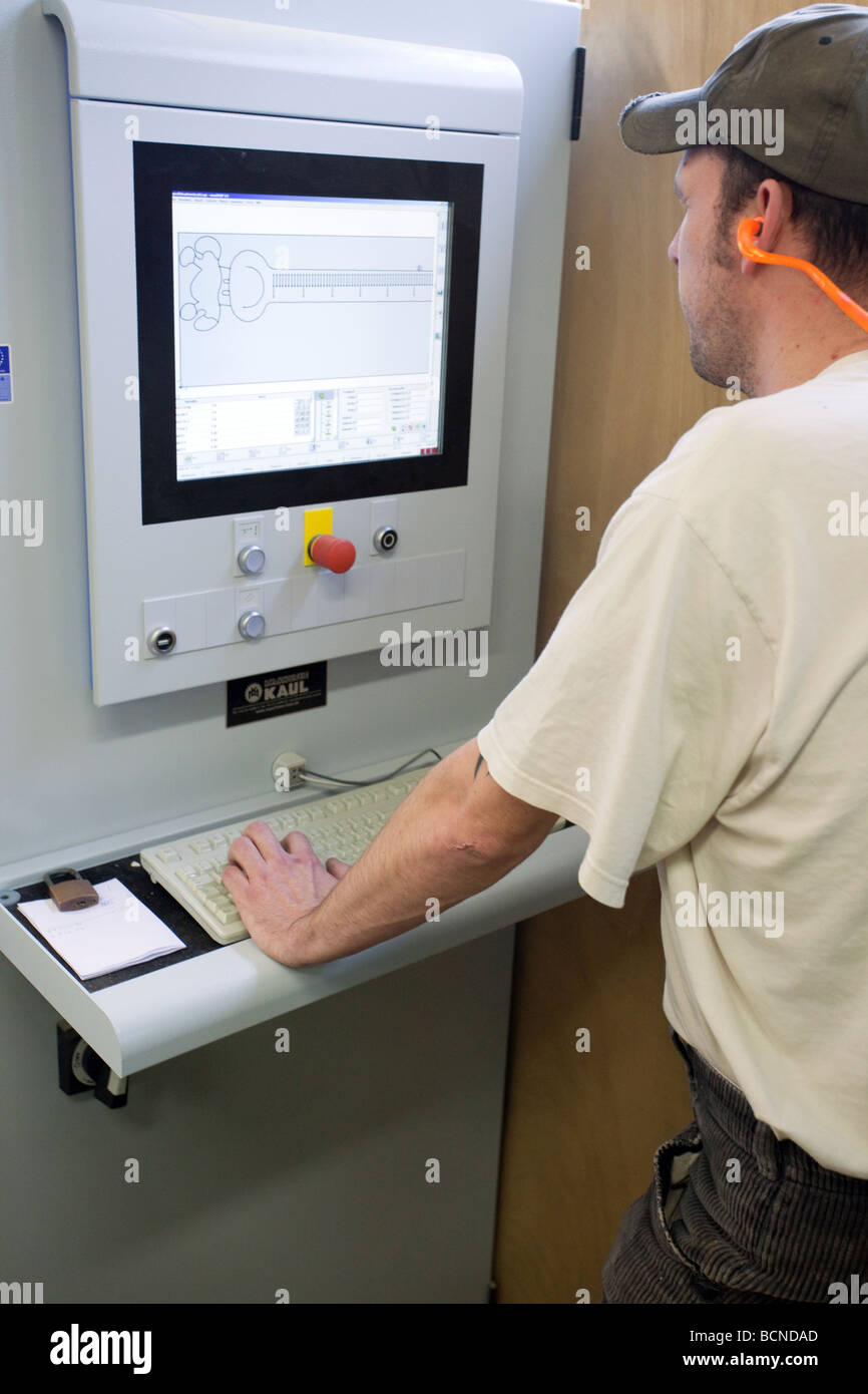 Employee training software hi-res stock photography and images - Alamy