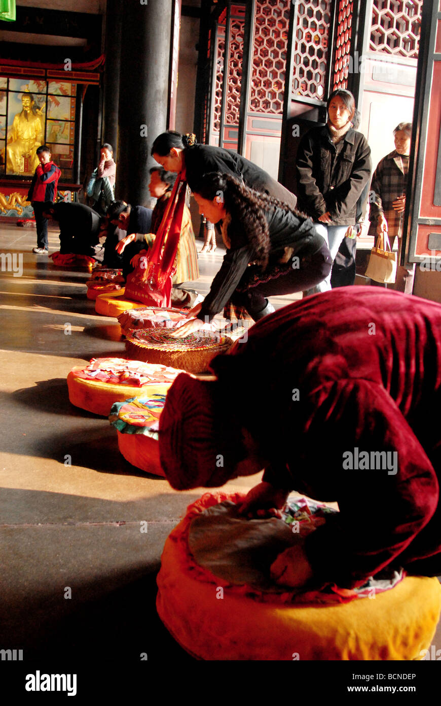 Qingyang taoist temple hi-res stock photography and images - Alamy
