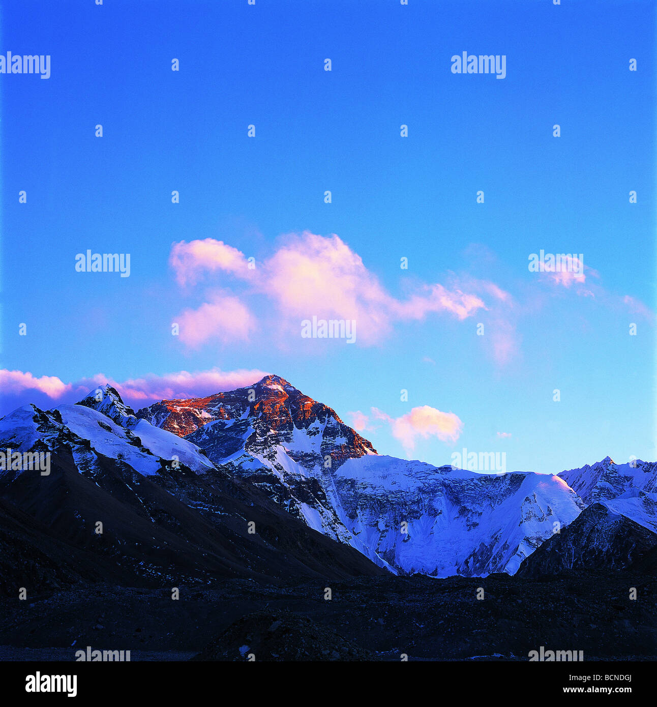 Mount Everest in sunset, Tibet, China Stock Photo - Alamy