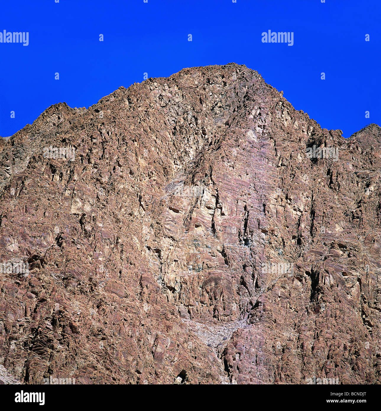 Rocky cliffs of Mount Everest, Tibet, China Stock Photo - Alamy