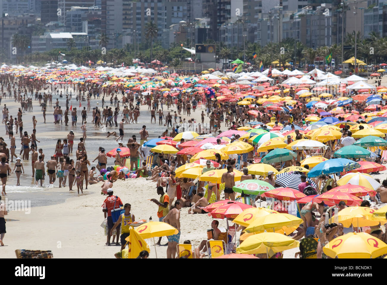 Crowded beach at Ipanema, Rio de Janeiro Stock Photo - Alamy