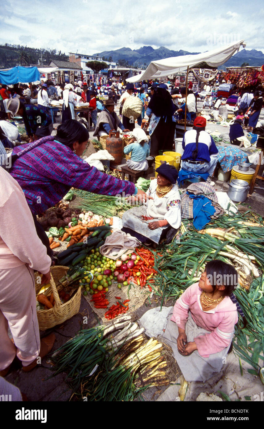 otavalo market ecuador Stock Photo - Alamy