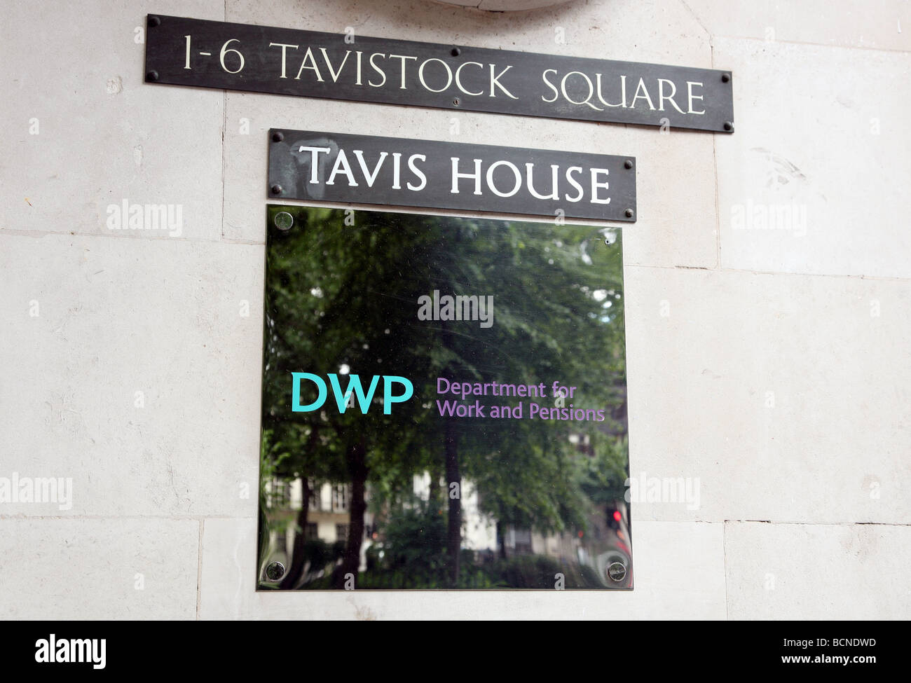 Dwp logo hi-res stock photography and images - Alamy