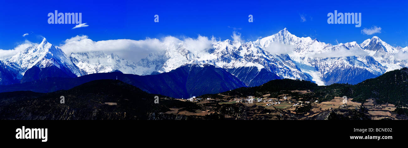 Shangri la and diqing autonomous prefecture snow mountain hi-res stock ...