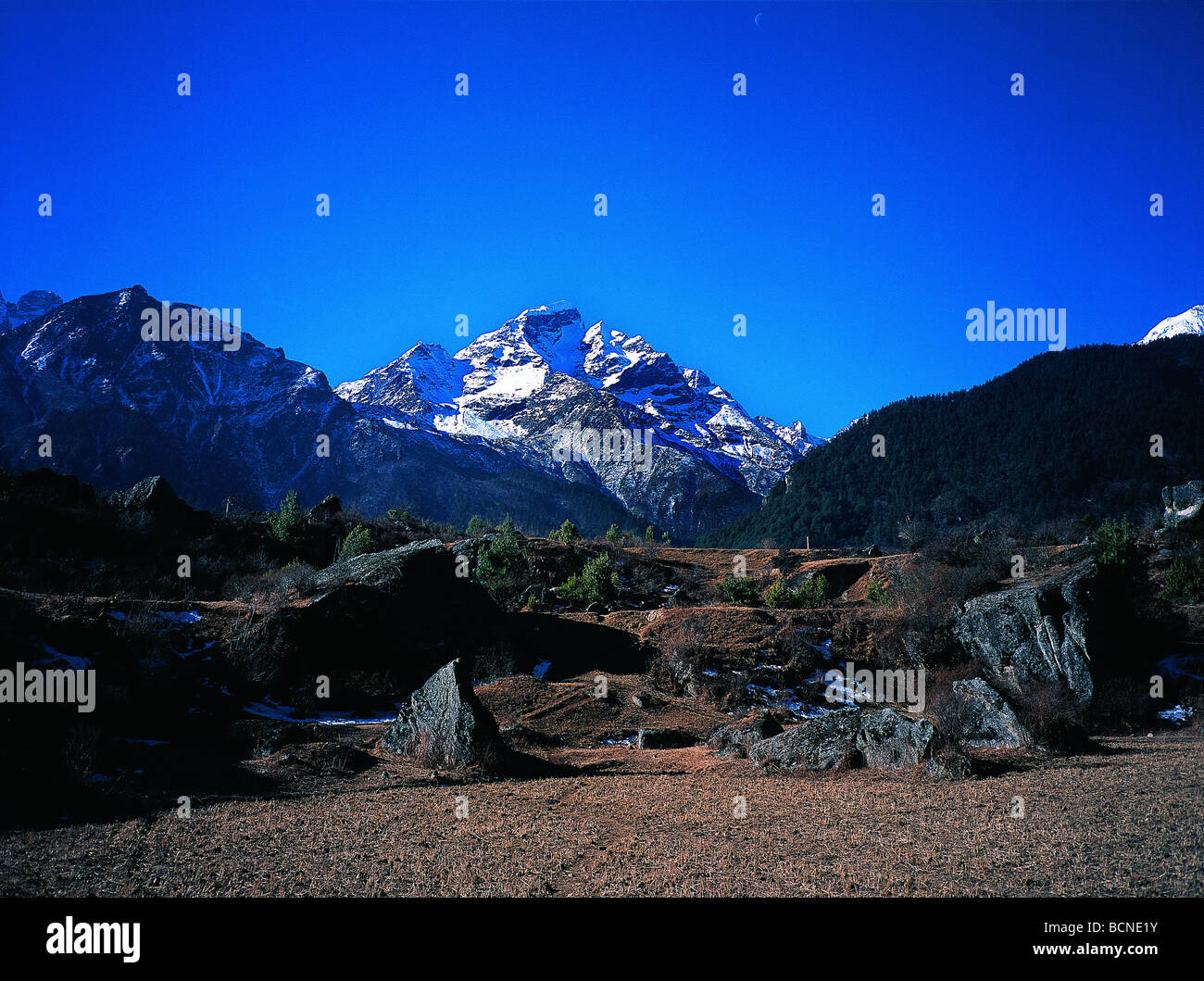 Gyirong hi-res stock photography and images - Alamy