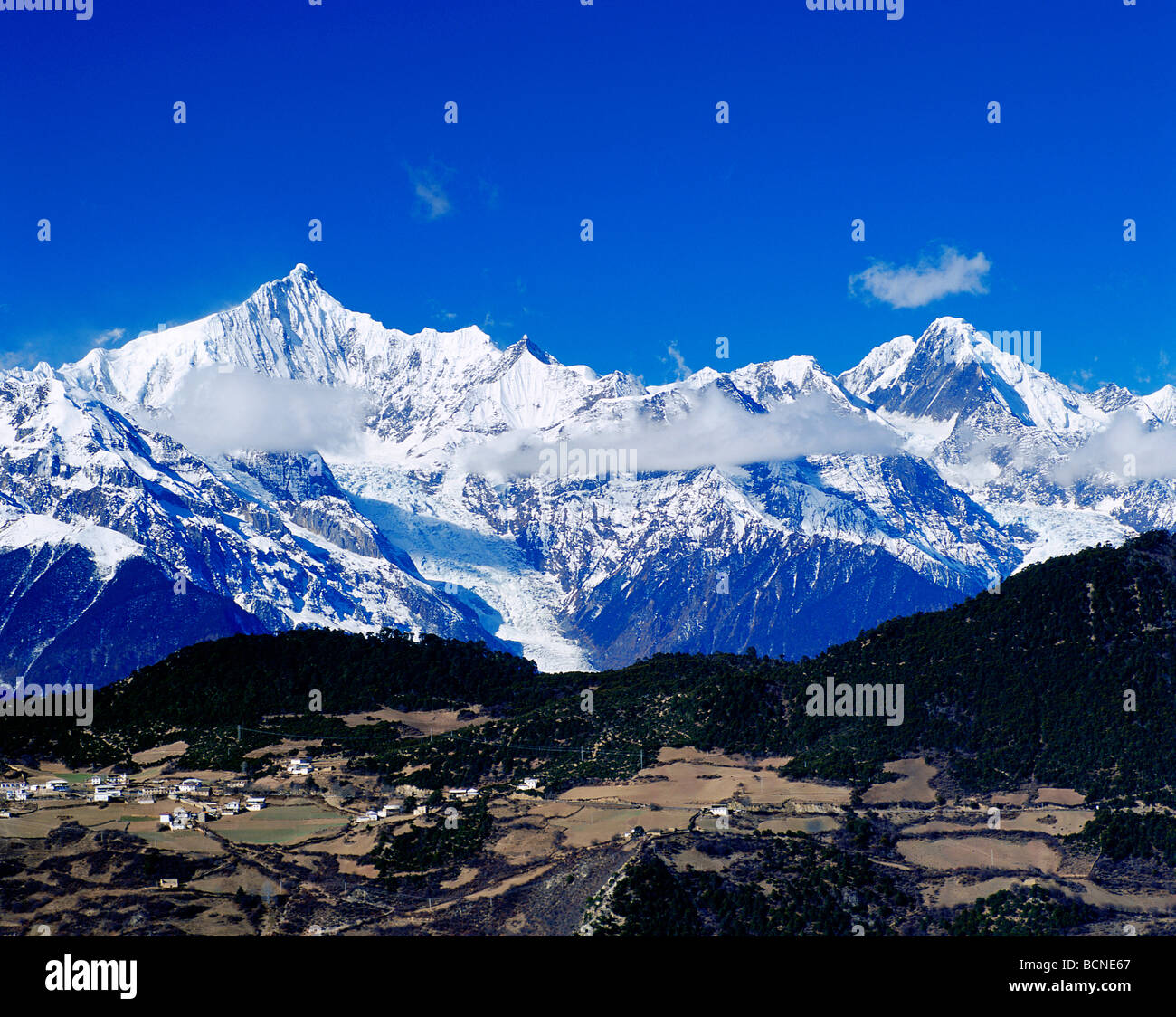 Shangri la and diqing autonomous prefecture snow mountain hi-res stock ...