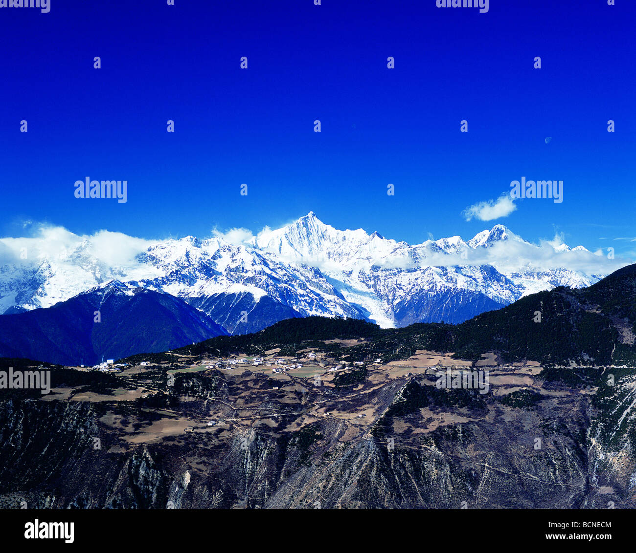 Shangri la and diqing autonomous prefecture snow mountain hi-res stock ...