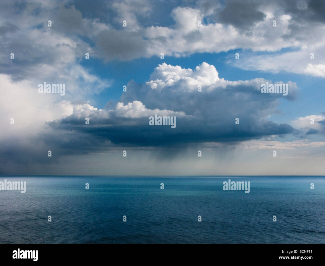 Strato cumulus hi-res stock photography and images - Alamy