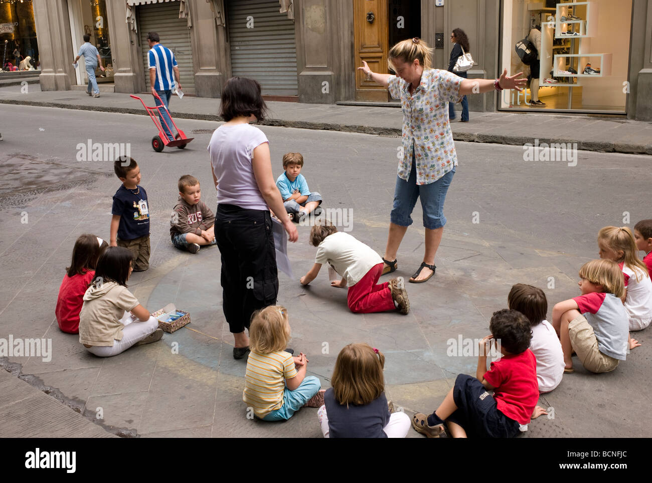 Street drawing hi-res stock photography and images - Alamy