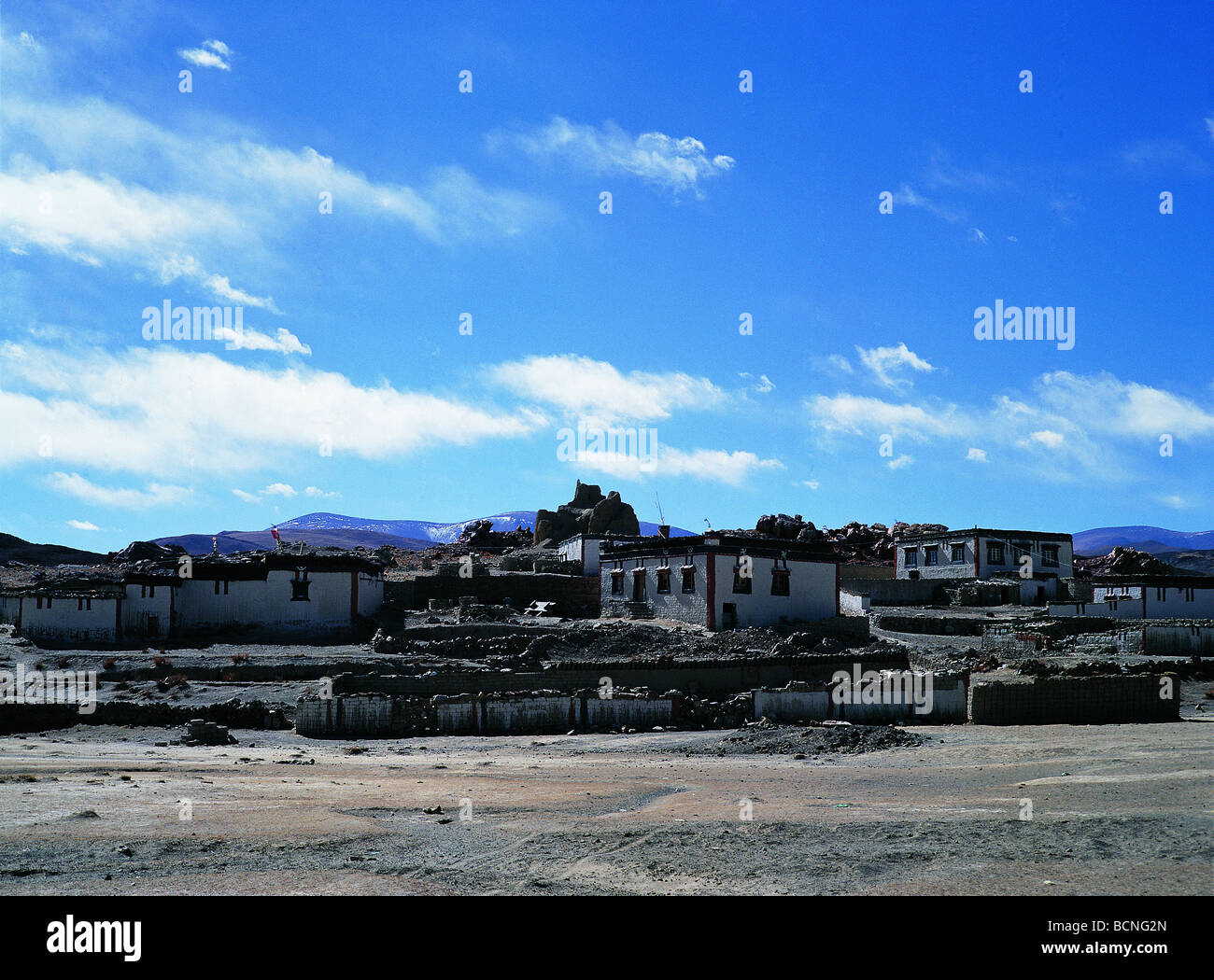 Tingri county hi-res stock photography and images - Alamy