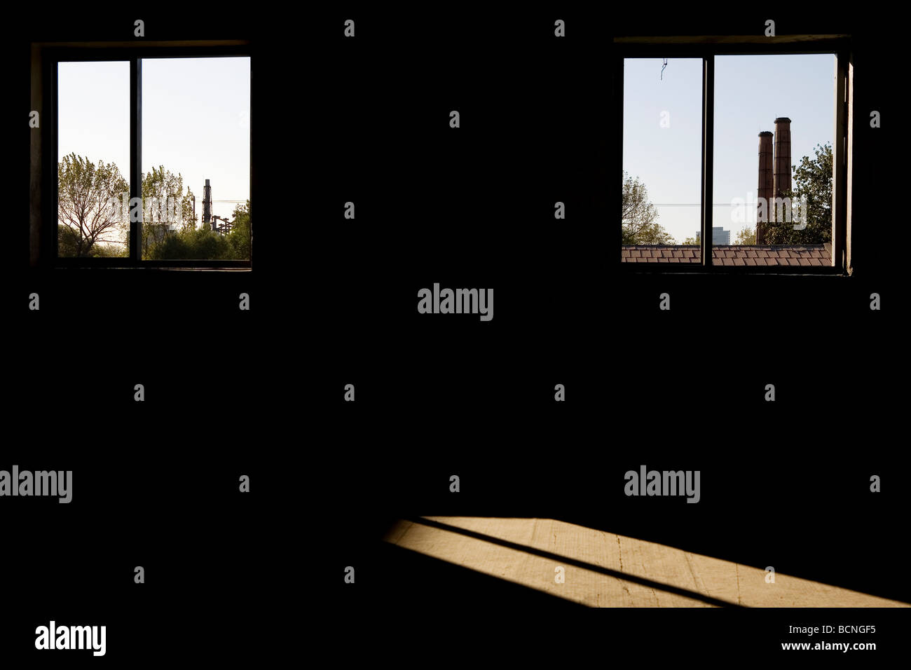 Empty factory floor in 798 Art District, Beijing, China Stock Photo - Alamy