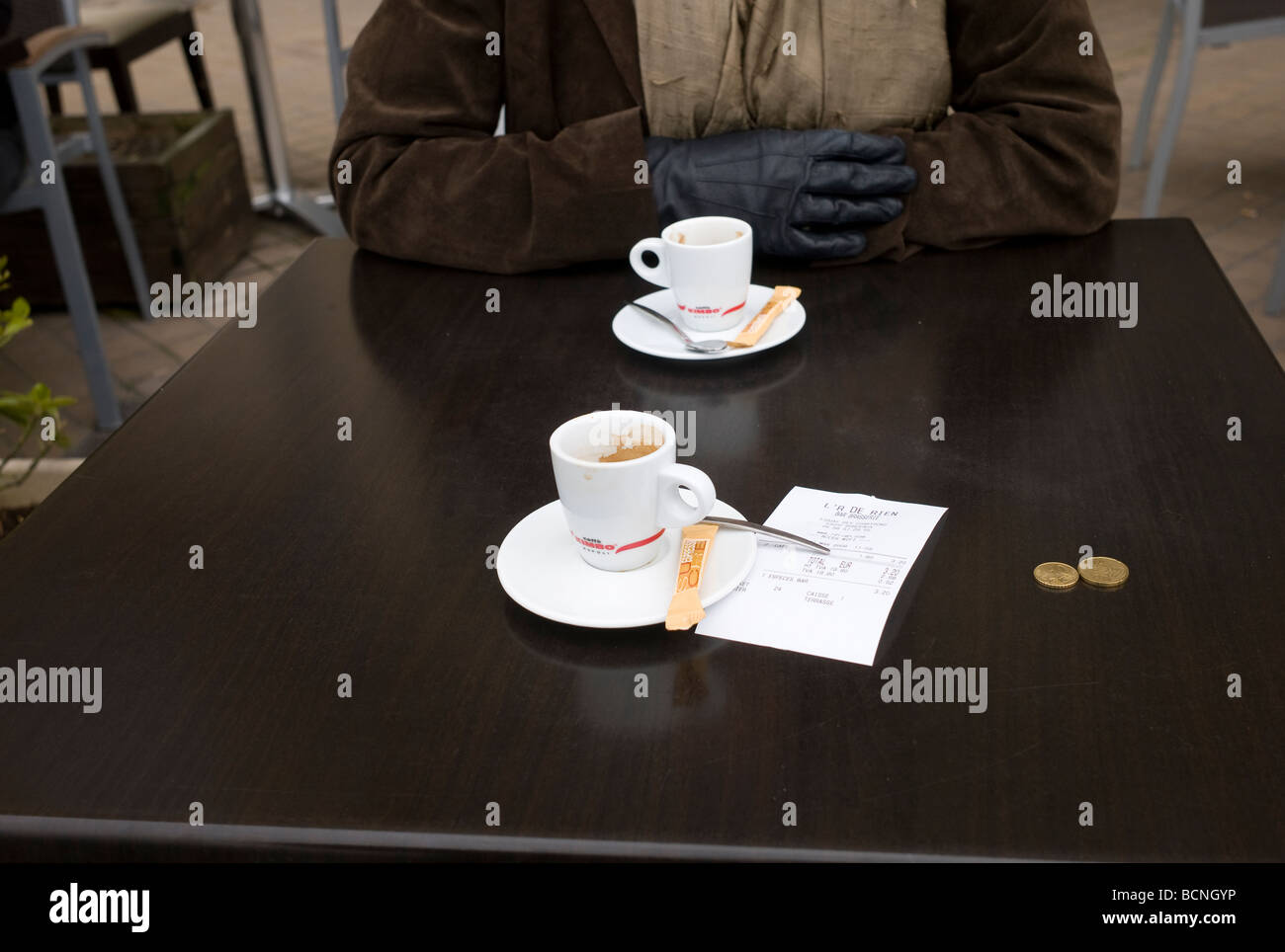 empty coffee cups Stock Photo - Alamy