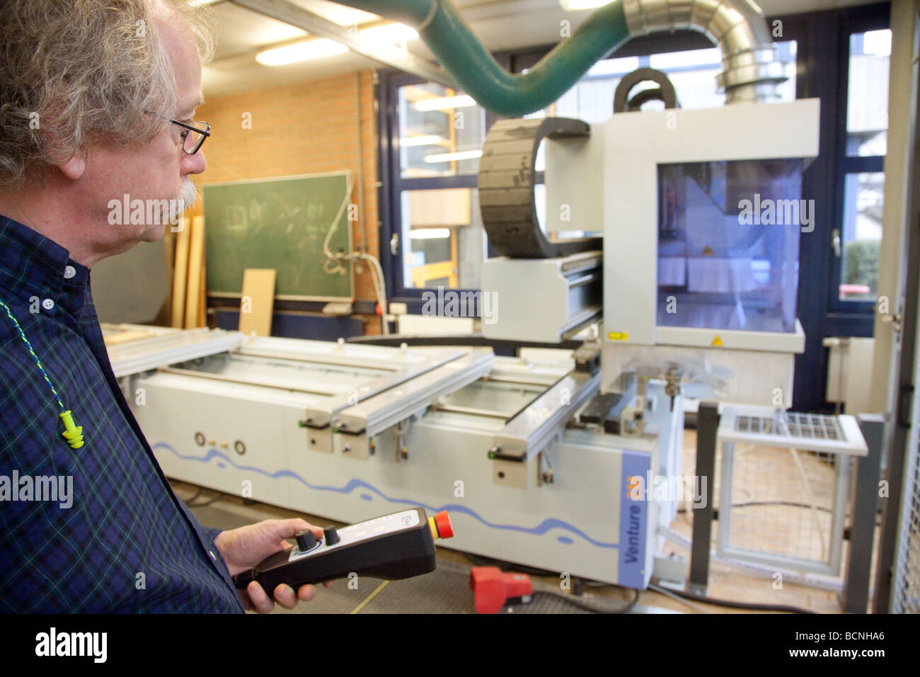 Industrial worker computer training hi-res stock photography and images ...