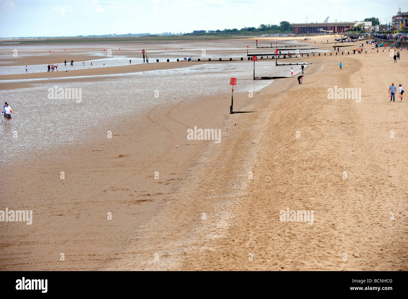 Beach promenade cleethorpes beach cleethorpes hi-res stock photography ...