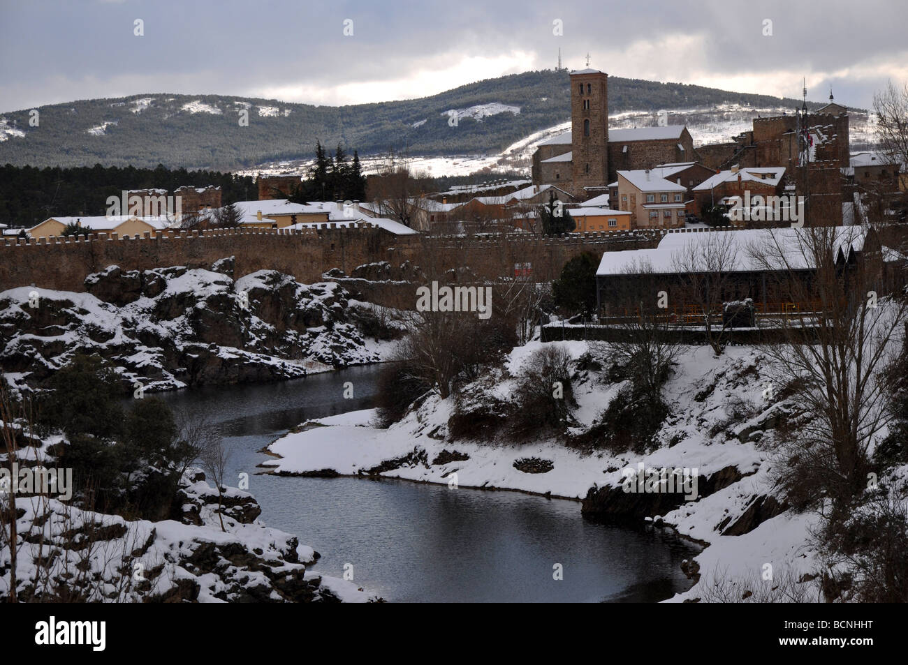 Castle and Walls, Buitrago de Lozoya, Spain Stock Photo - Alamy