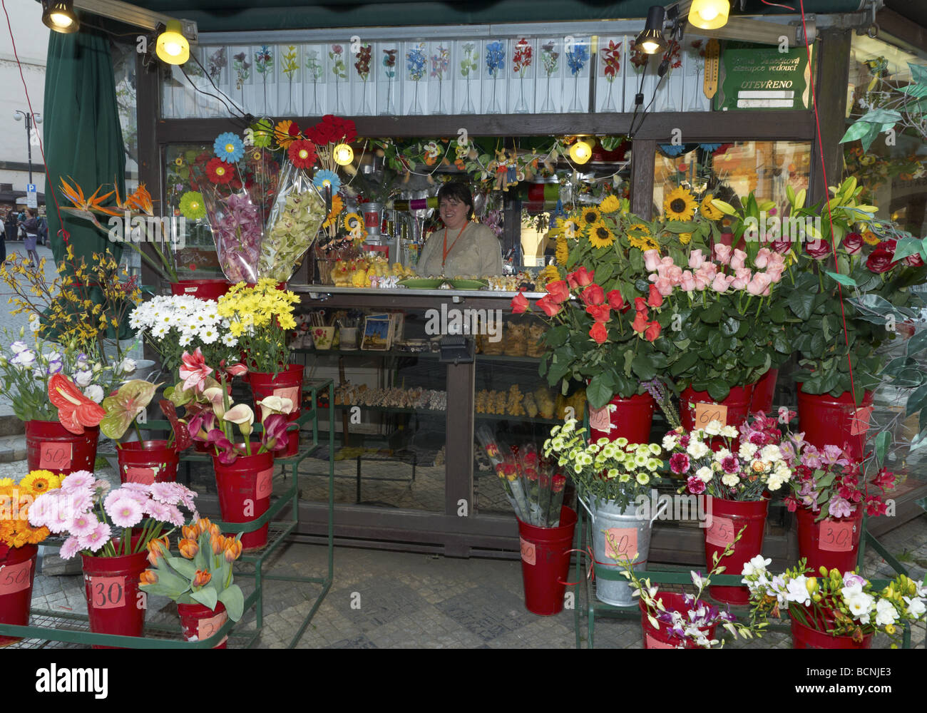 The small flower stall in the street Stock Photo - Alamy