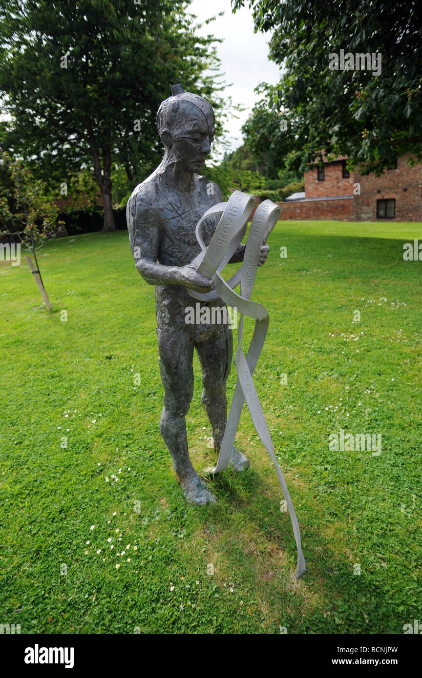 Les bicknell and laurence edwards created this bronze figure for the ...