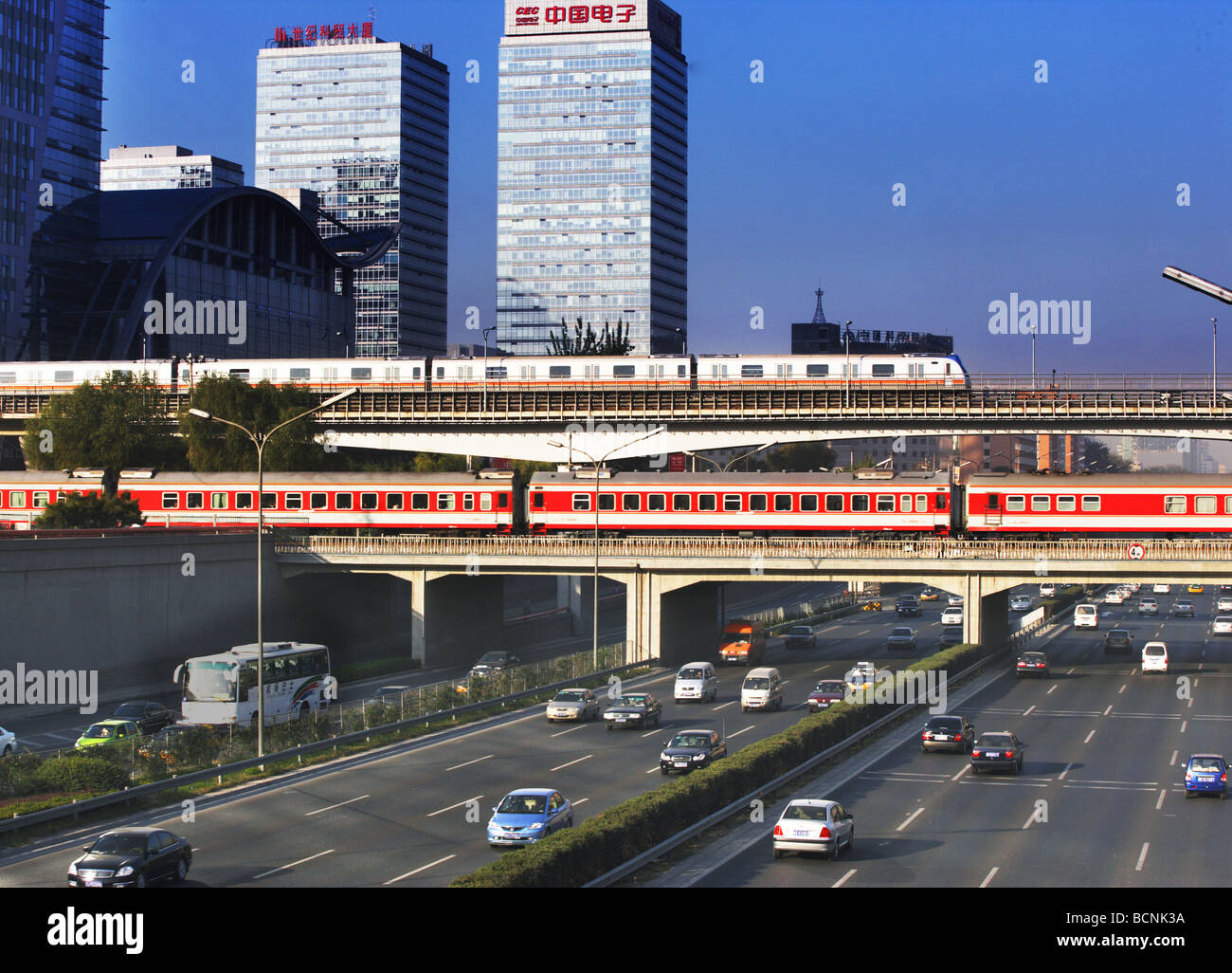 Highway cars train hi-res stock photography and images - Alamy