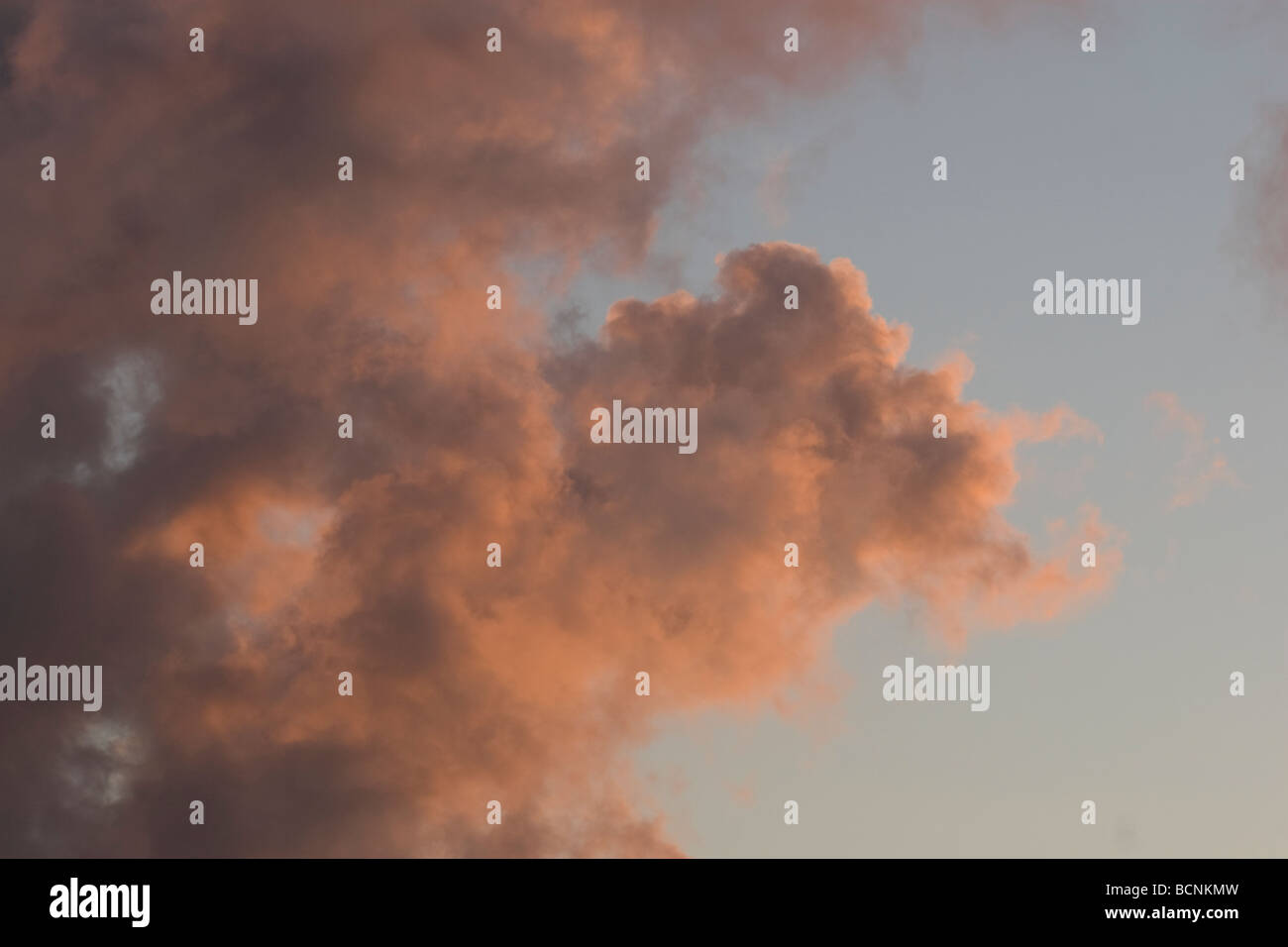 Cloud at sunset hi-res stock photography and images - Alamy
